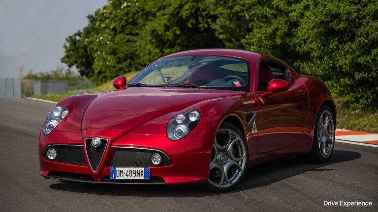 Alfa Romeo 8C Competizione - Dipinto in movimento o vera GT? Davide Cironi